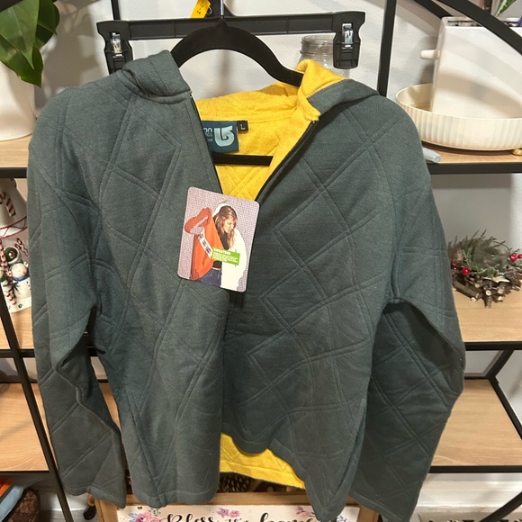 Burton | Jackets & Coats | Burton Yellow And Gray Quilted Jacket Womans ...